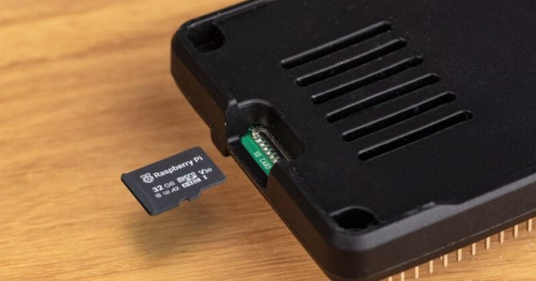 Raspberry Pi releases its own SD cards and a protective case ...